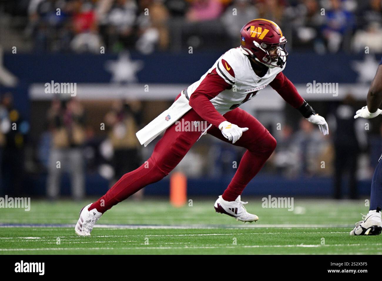 Washington Commanders linebacker Dante Fowler Jr. (6) rushes the line ...