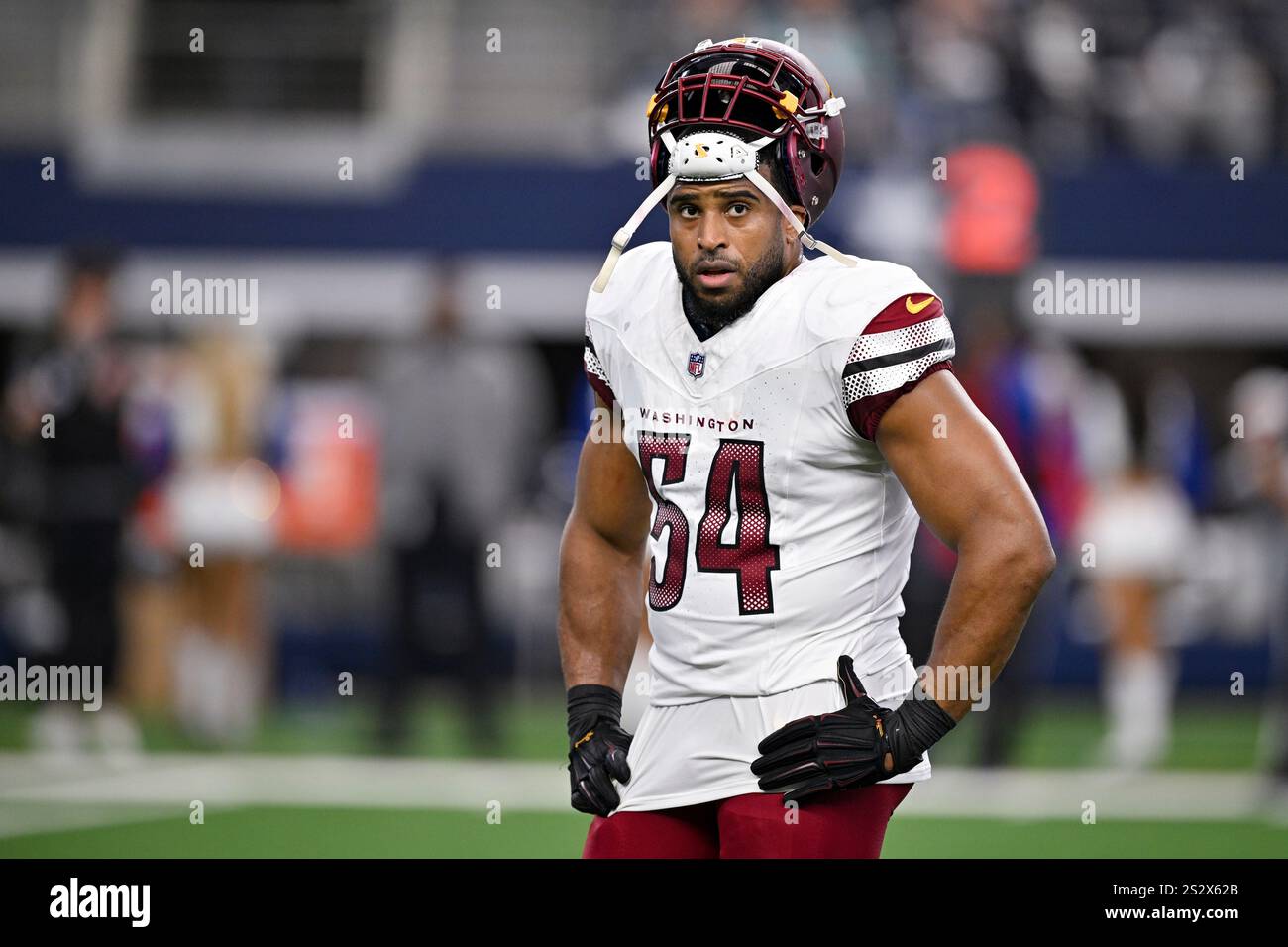 Washington Commanders linebacker Bobby Wagner (54) looks to the ...