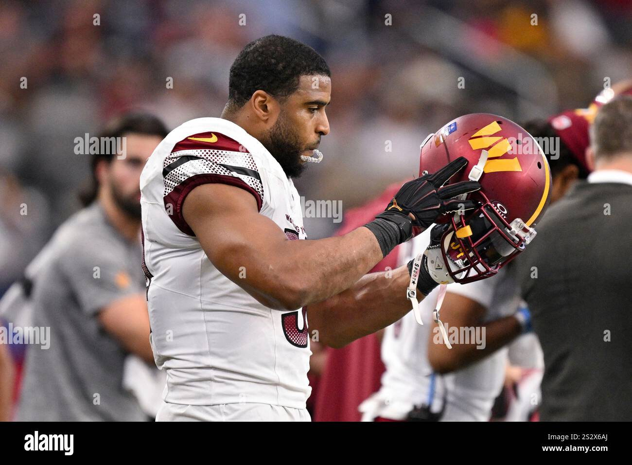 Washington Commanders linebacker Bobby Wagner (54) prepares to enter ...