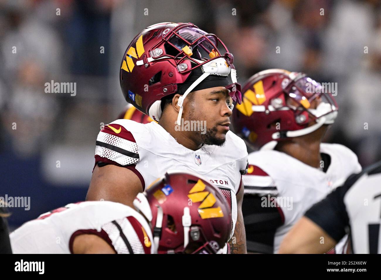 Washington Commanders defensive tackle Daron Payne (94) looks on during ...