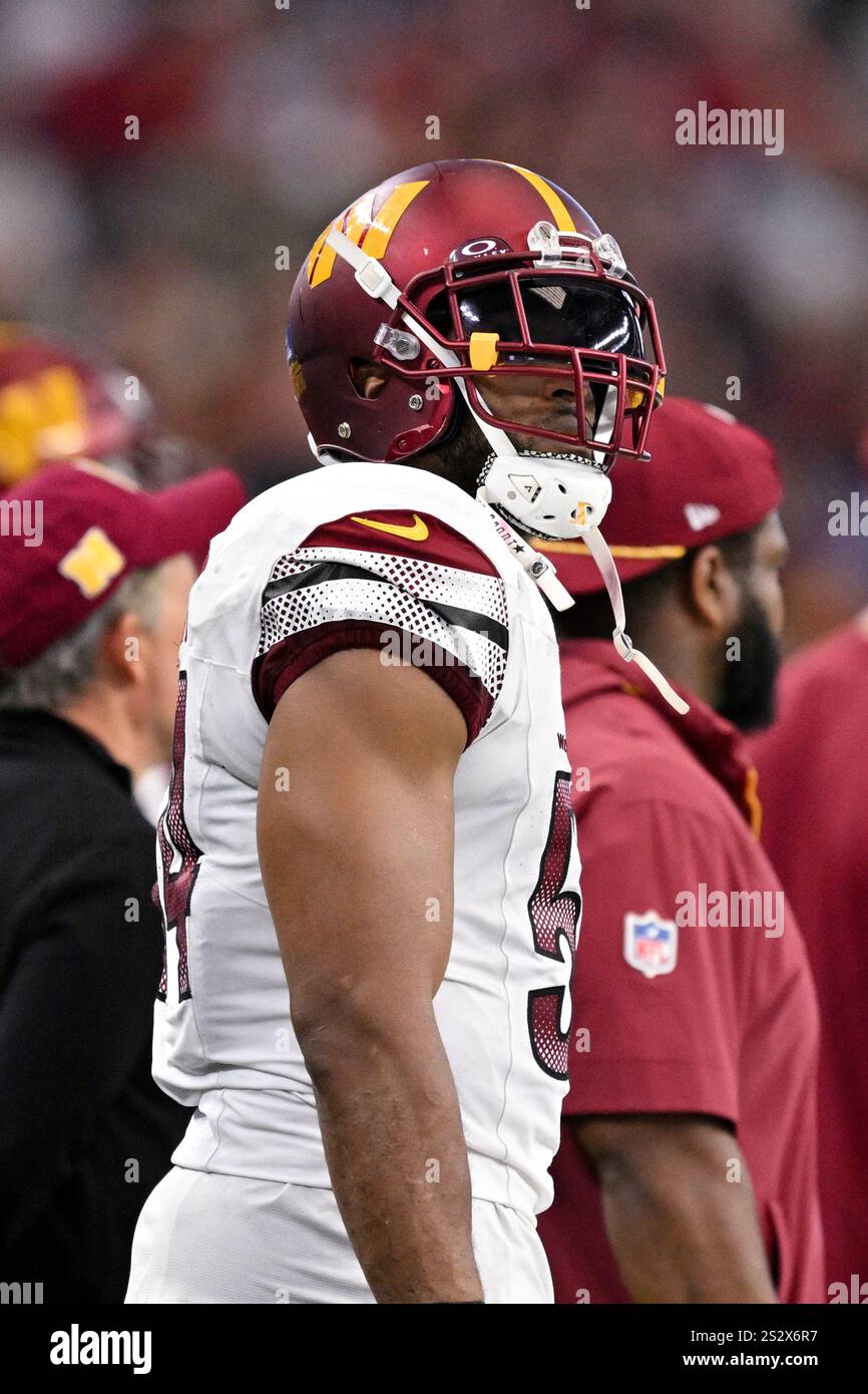 Washington Commanders linebacker Bobby Wagner (54) prepares to enter ...