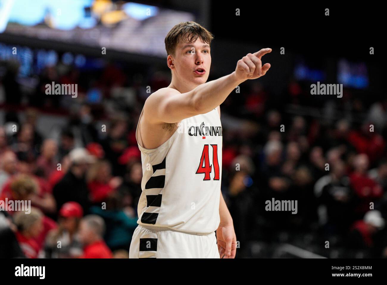 Cincinnati Bearcats guard Simas Lukosius (41) gestures during an NCAA ...