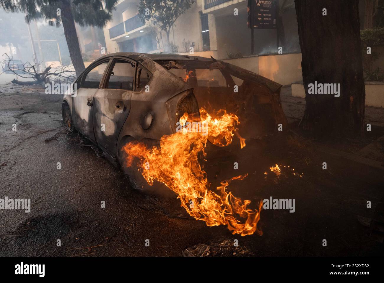 Paacific Palisades, United States. 07th Jan, 2025. A Vehicle seen ...