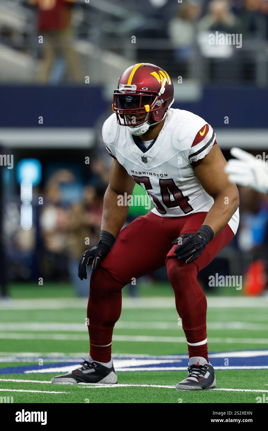 Washington Commanders linebacker Bobby Wagner (54) looks to defend ...