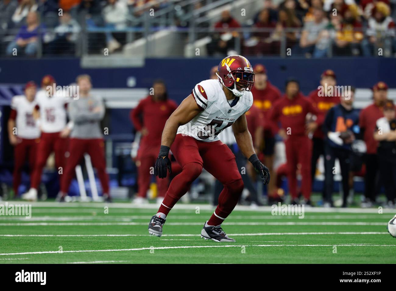 Washington Commanders linebacker Bobby Wagner (54) looks to defend ...