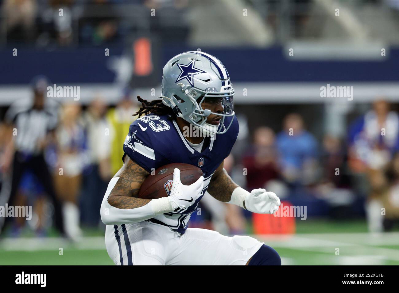Dallas Cowboys running back Rico Dowdle (23) carries the ball during a ...