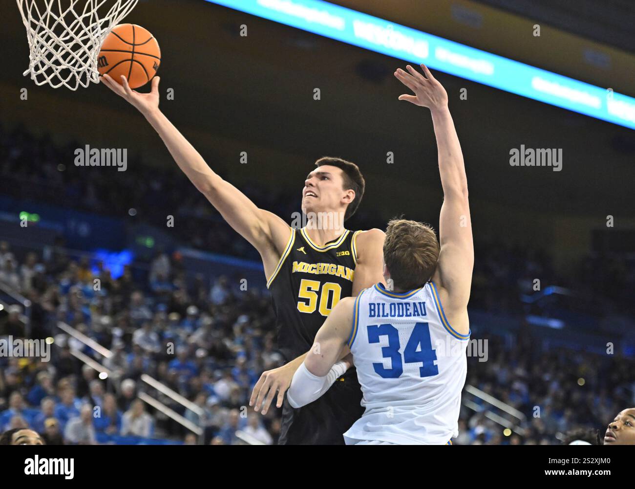 LOS ANGELES, CA - JANUARY 07: Michigan Wolverines center Vladislav ...