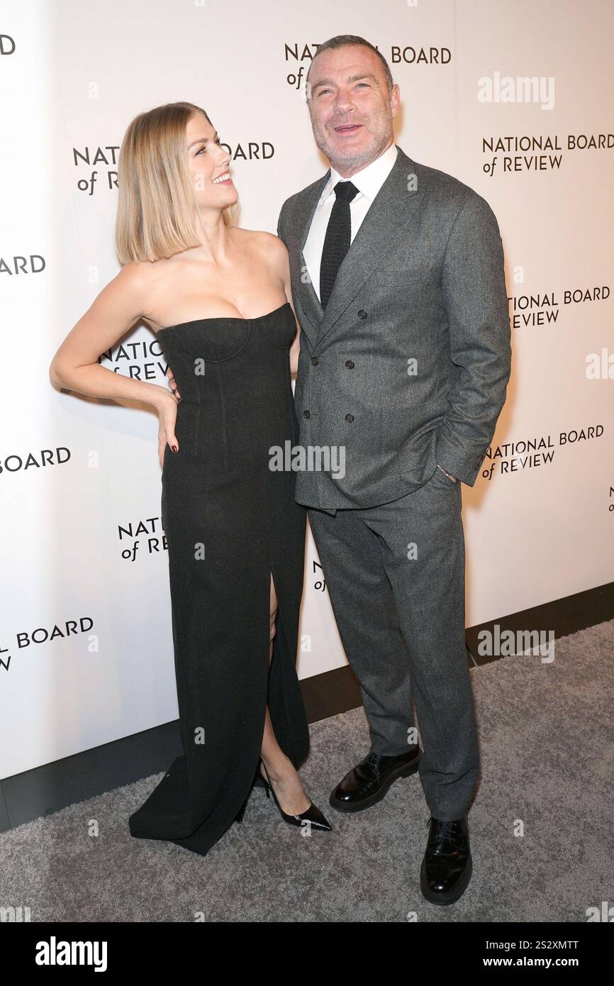 Ny. 07th Jan, 2025. Taylor Neisen, Liev Schreiber at arrivals for The ...