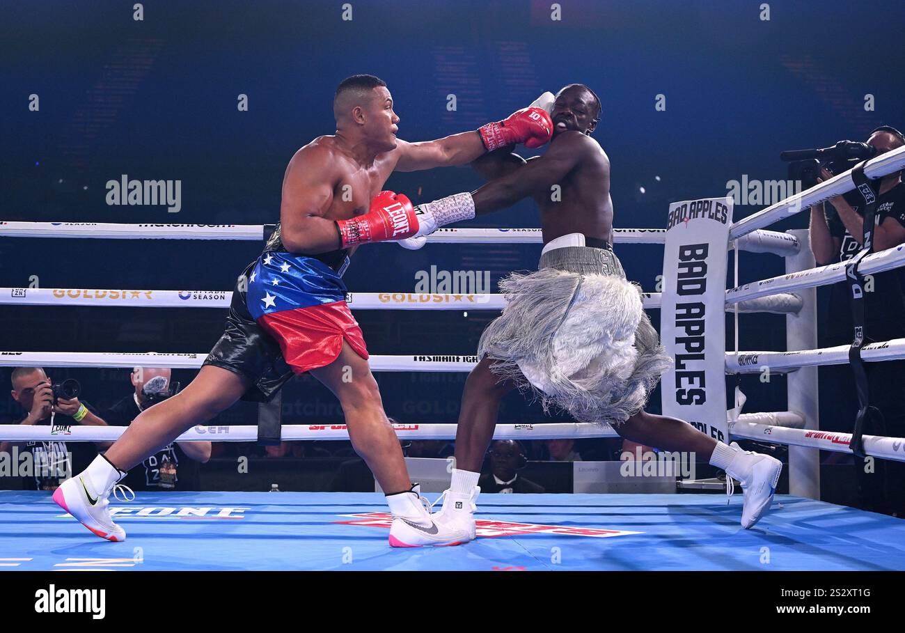 Albert Tu'ua (left) and Kodi Shallali during their middleweight ...