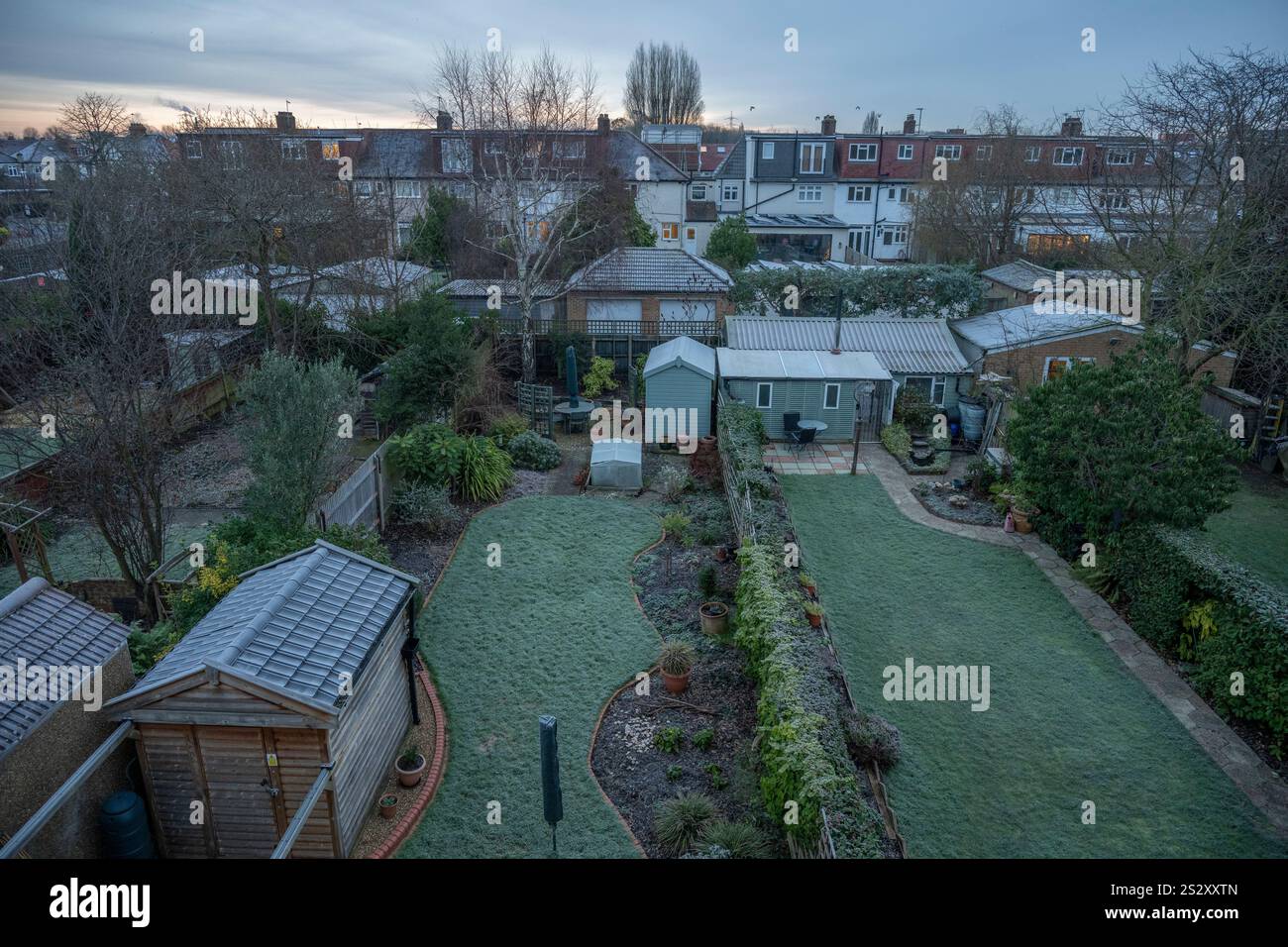 Wimbledon, London, UK. 8th Jan, 2024. London wakes up to a hard frost ...
