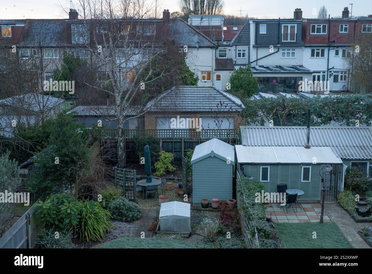 Wimbledon, London, UK. 8th Jan, 2024. London wakes up to a hard frost ...