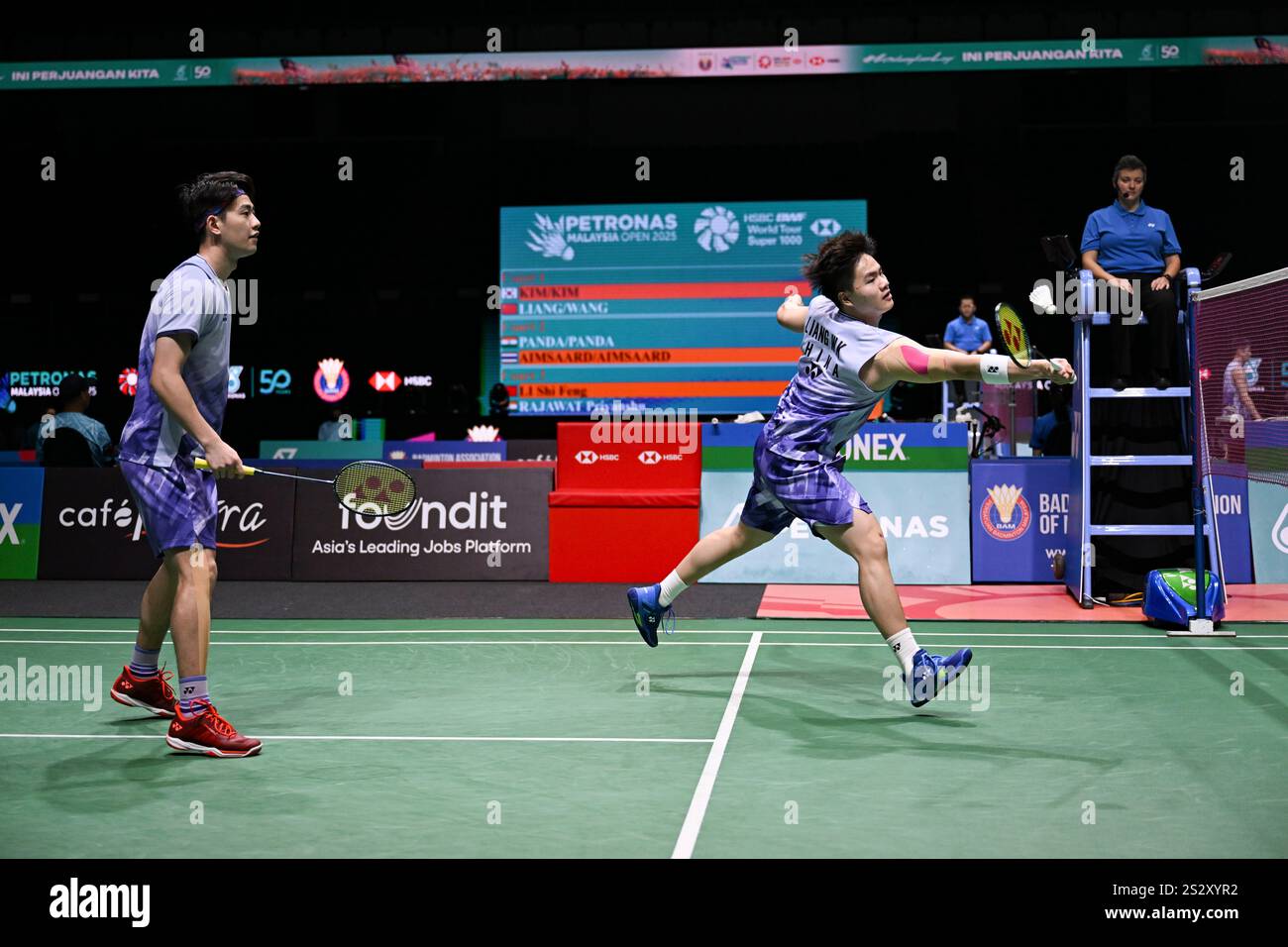 Kuala Lumpur, Malaysia. 8th Jan, 2025. Liang Weikeng (R)/Wang Chang of ...
