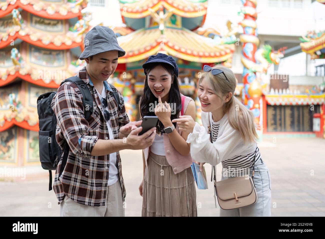 Traveling friends discover hidden gems together vibrant culture urban ...