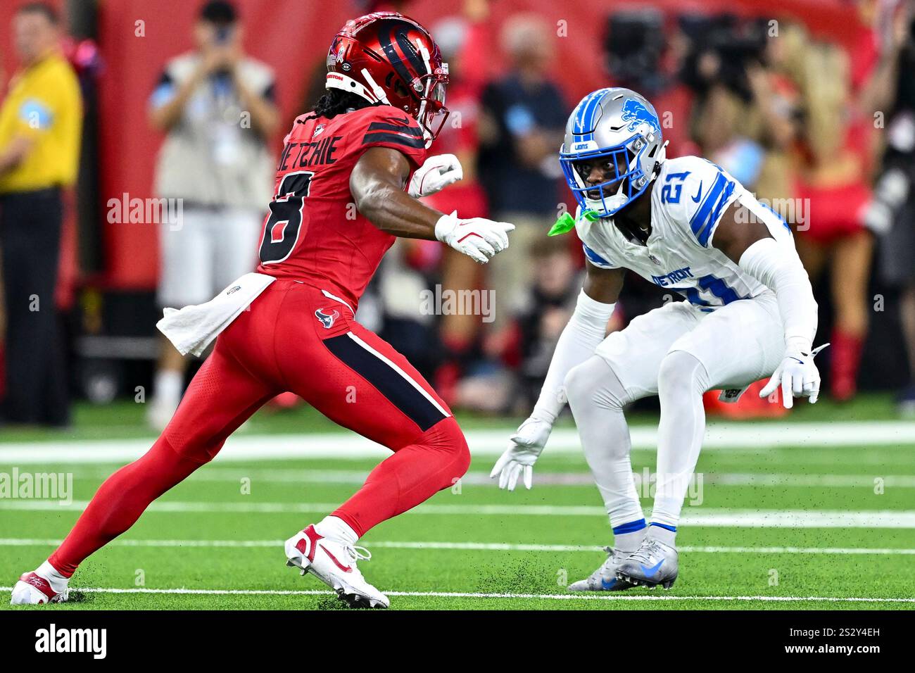 Detroit Lions cornerback Amik Robertson (21) lines up in the second ...