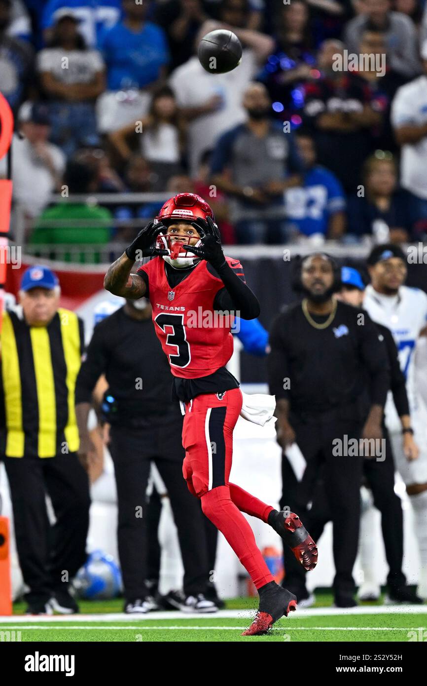 Houston Texans wide receiver Tank Dell (3) catches a pass in the second ...