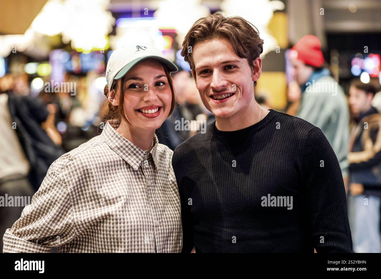 Ina Hout und Moritz Bäckerling bei der Premiere des Kinofilms Fünf ...