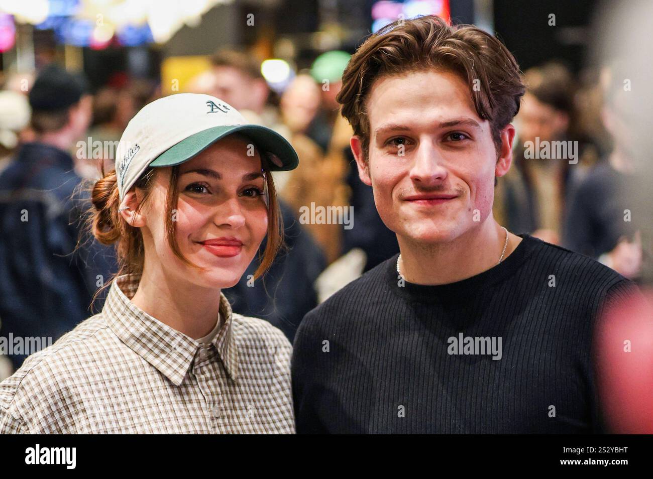 Ina Hout und Moritz Bäckerling bei der Premiere des Kinofilms Fünf ...