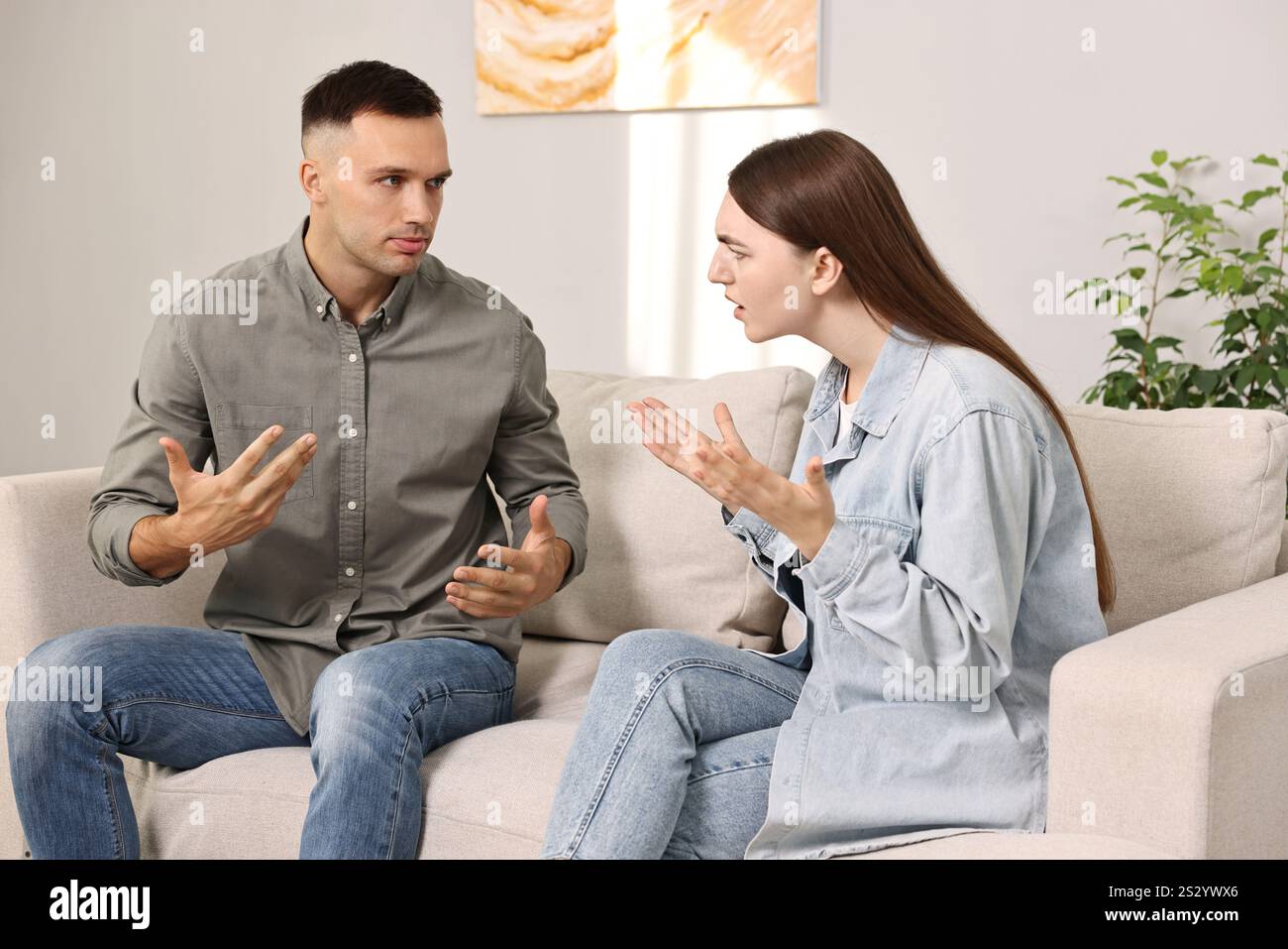Couple suspicion hi-res stock photography and images - Alamy
