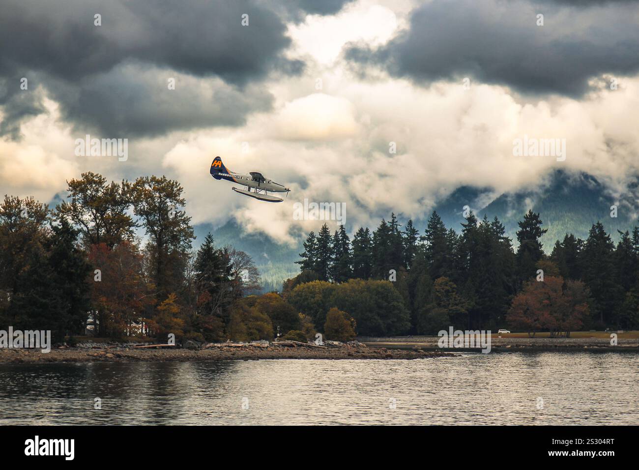 Motorenflugzeug hi-res stock photography and images - Alamy