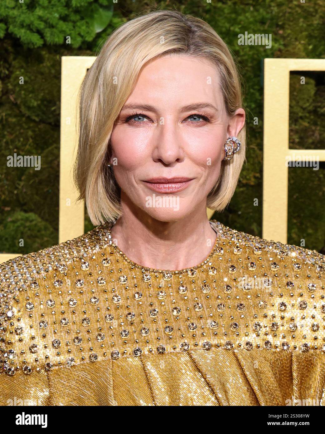 BEVERLY HILLS, LOS ANGELES, CALIFORNIA, USA - JANUARY 05: Cate Blanchett arrives at the 82nd ...