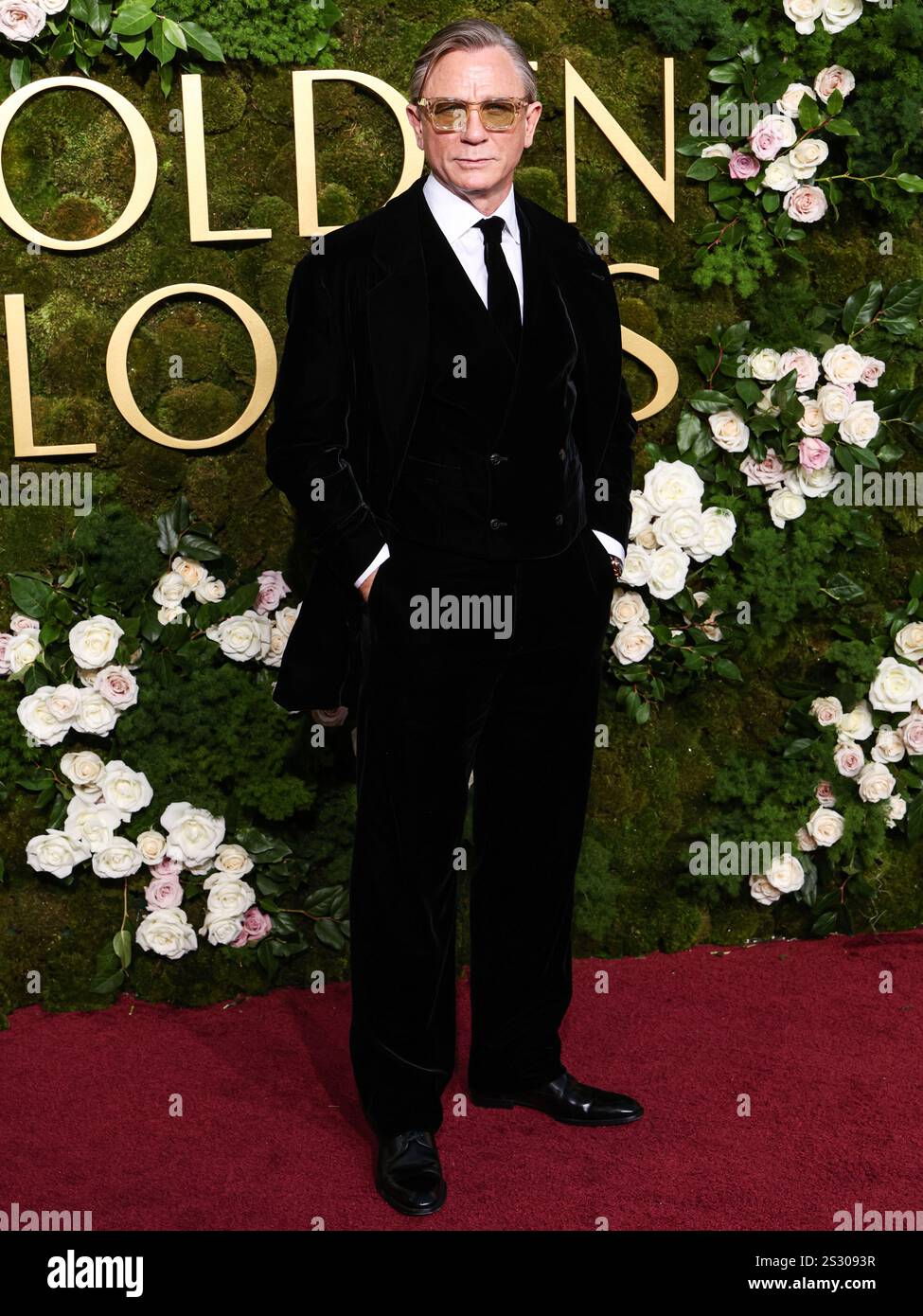 BEVERLY HILLS, LOS ANGELES, CALIFORNIA, USA - JANUARY 05: Daniel Craig ...