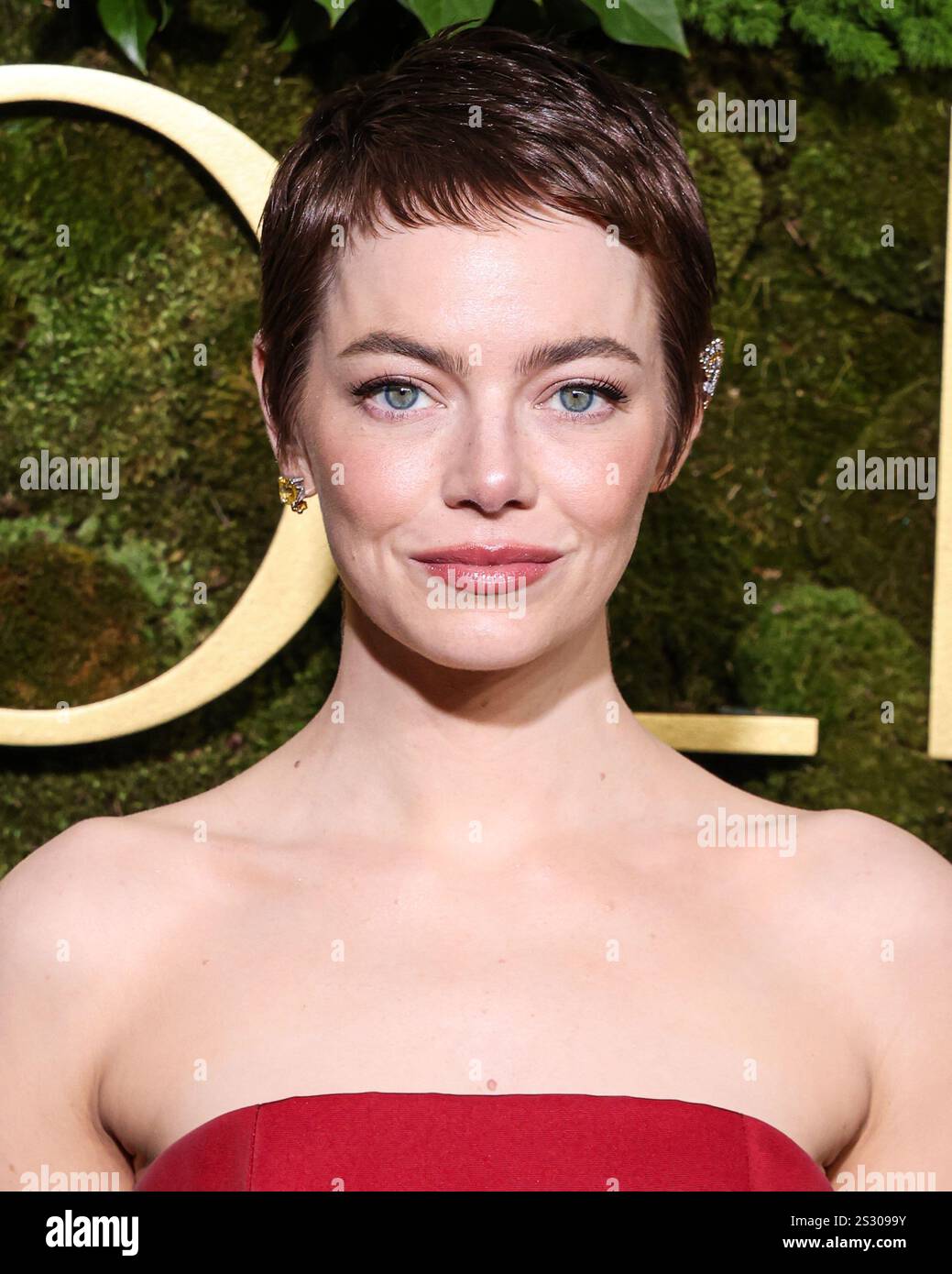 BEVERLY HILLS, LOS ANGELES, CALIFORNIA, USA - JANUARY 05: Emma Stone ...