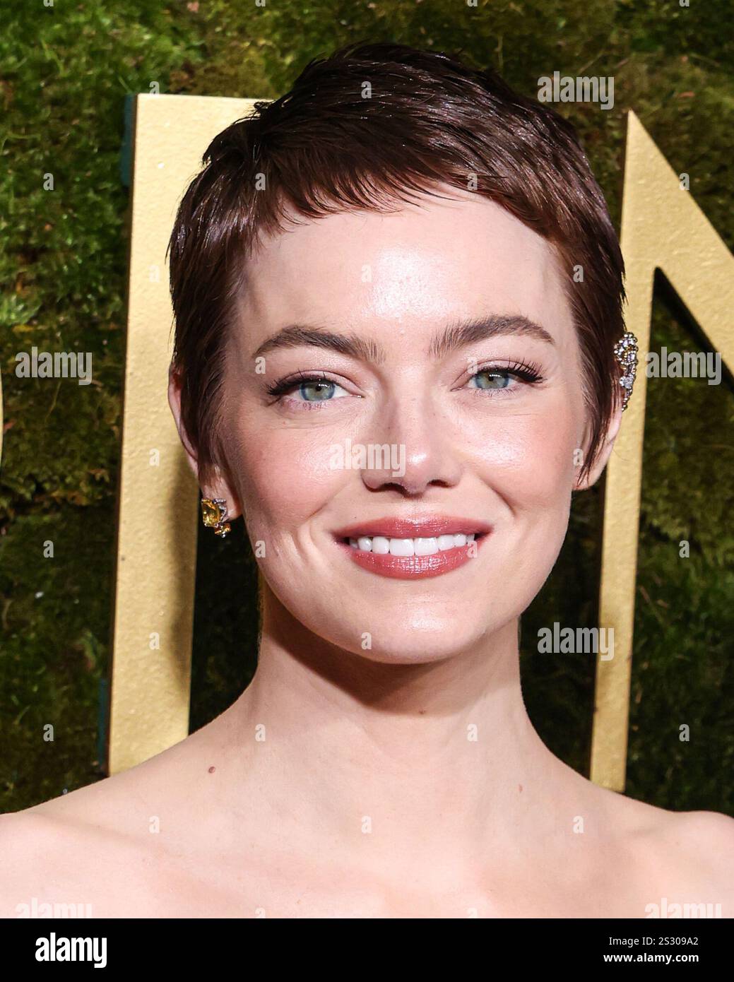 BEVERLY HILLS, LOS ANGELES, CALIFORNIA, USA - JANUARY 05: Emma Stone ...