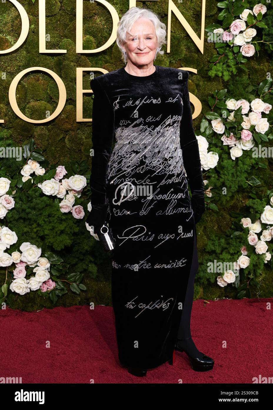 BEVERLY HILLS, LOS ANGELES, CALIFORNIA, USA - JANUARY 05: Glenn Close arrives at the 82nd Annual ...