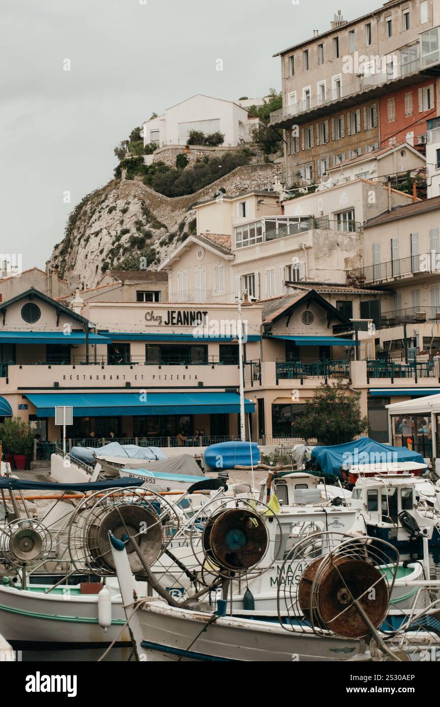 Hillsidearchitecture hi-res stock photography and images - Alamy