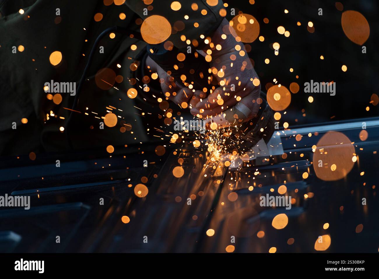 Tool sparks hi-res stock photography and images - Alamy