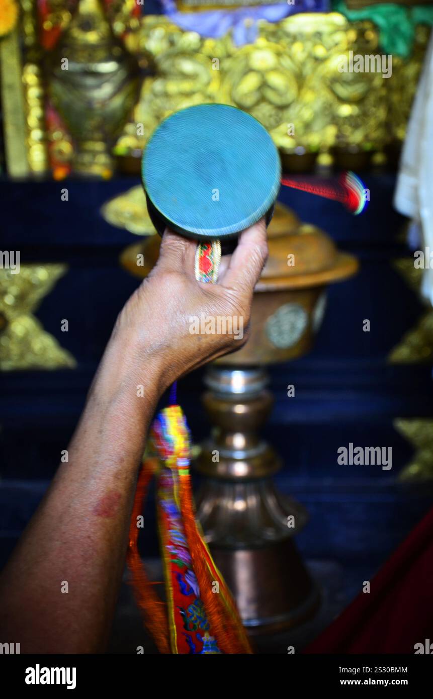 Tibetan monks pilgrimage travel visit and use tibet damaru drums ...