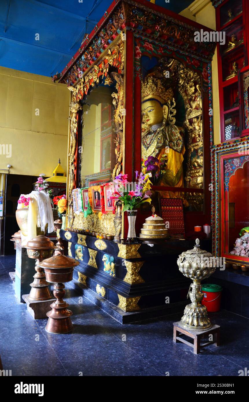 Maitreya future Buddha statue tibet style Boudha Stupa and eyes of lord ...