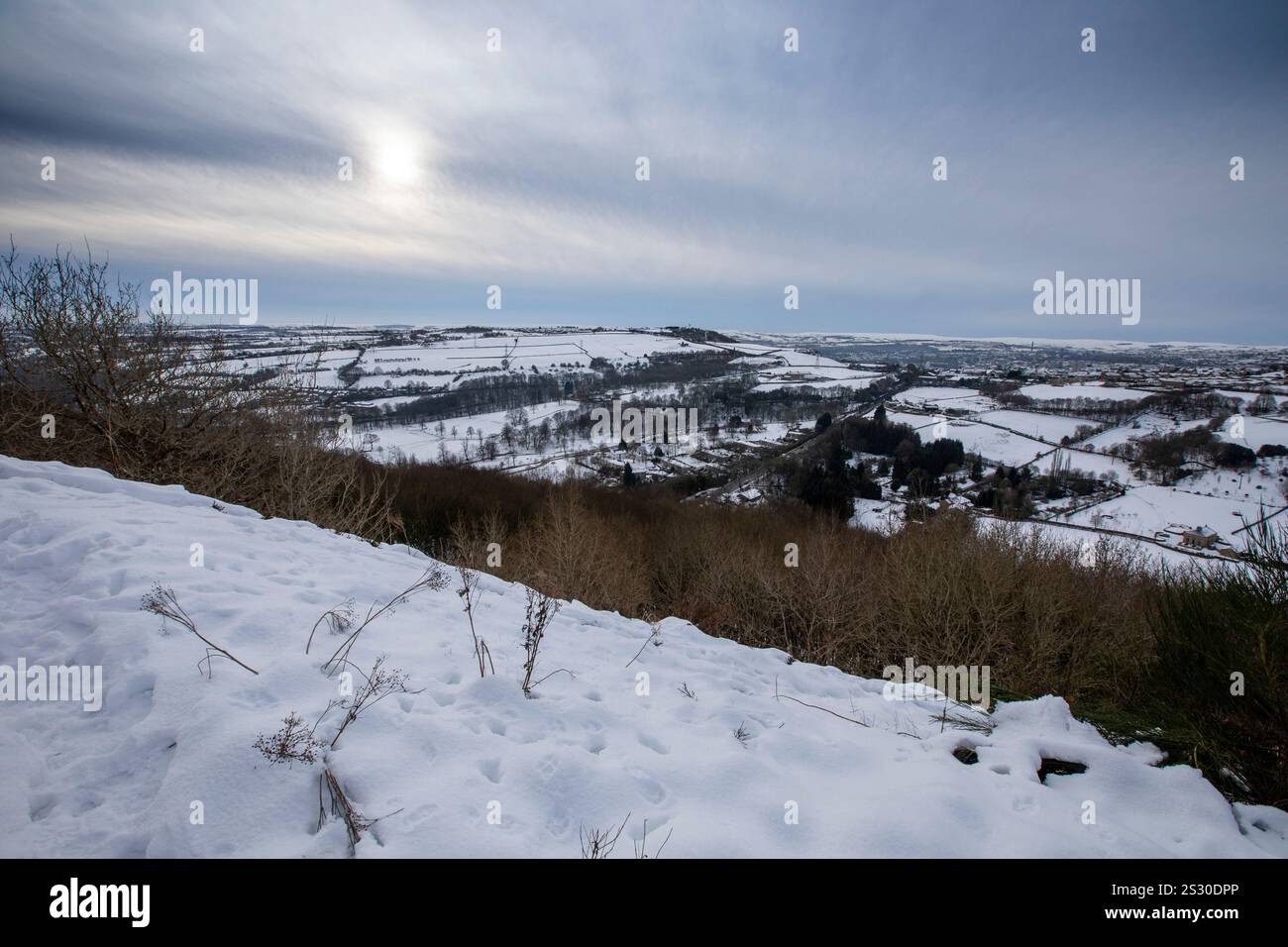 Halifax, West Yorkshire, UK. 8th Jan, 2025. UK Weather. Freezing cold ...
