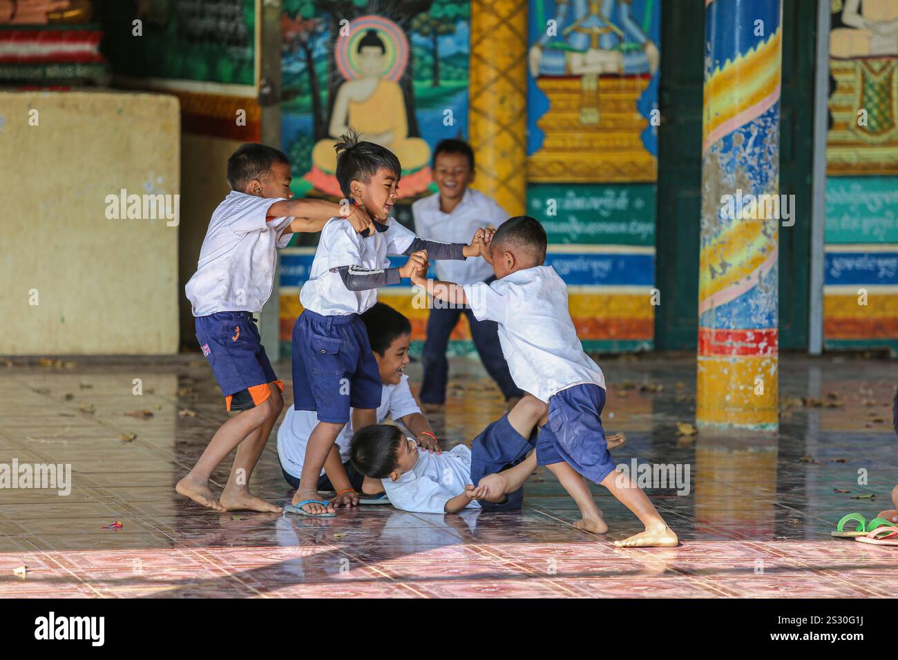Boys fighting school asia hi-res stock photography and images - Alamy