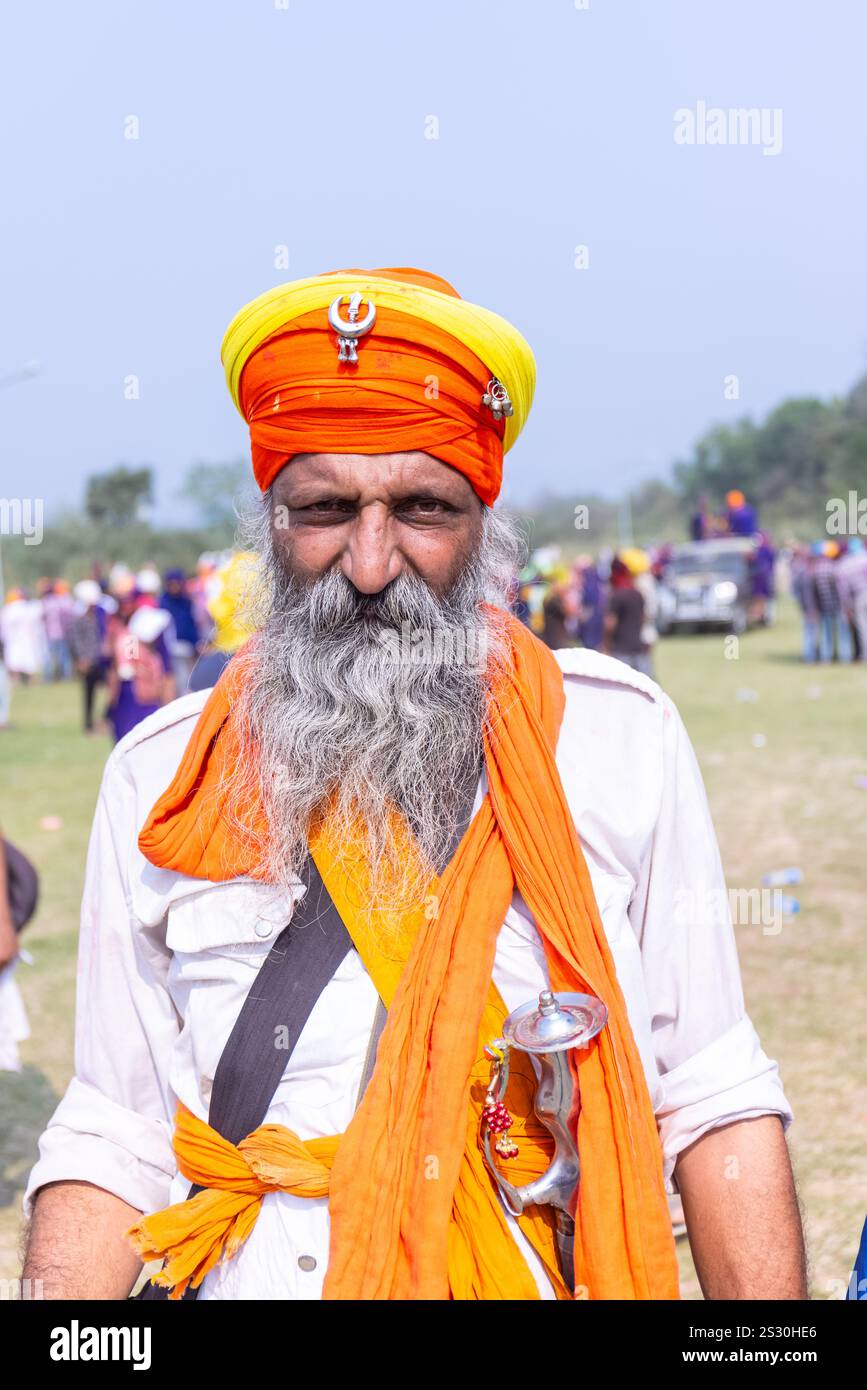 Group of sikh people (Nihang Sardar) during the celebration of Hola ...