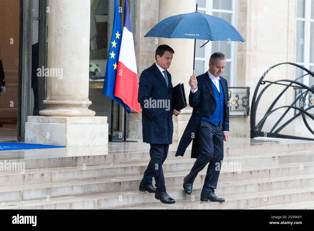 French Minister of Overseas Manuel Valls leaving after the weekly ...