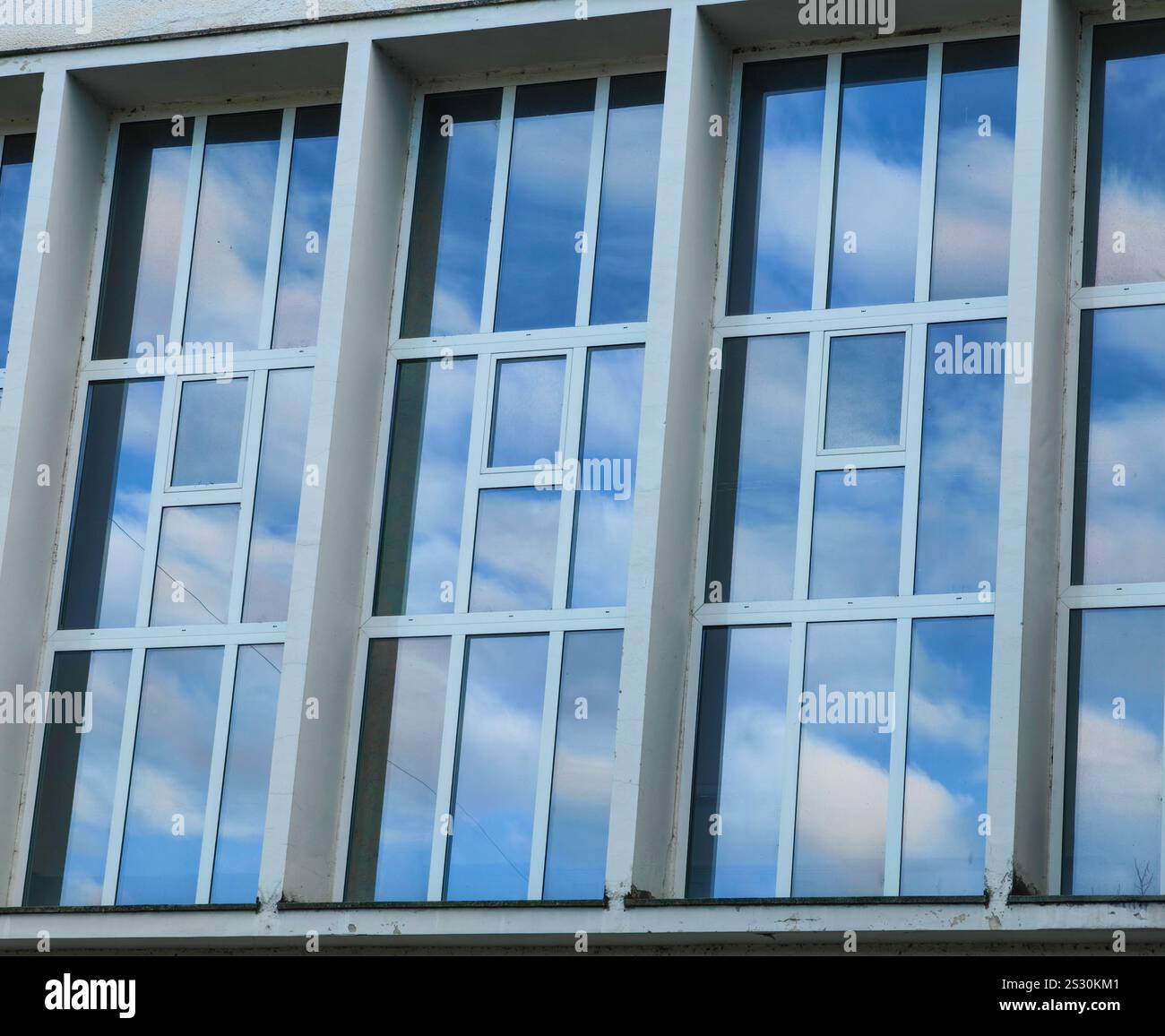 Structural rhythm hi-res stock photography and images - Alamy