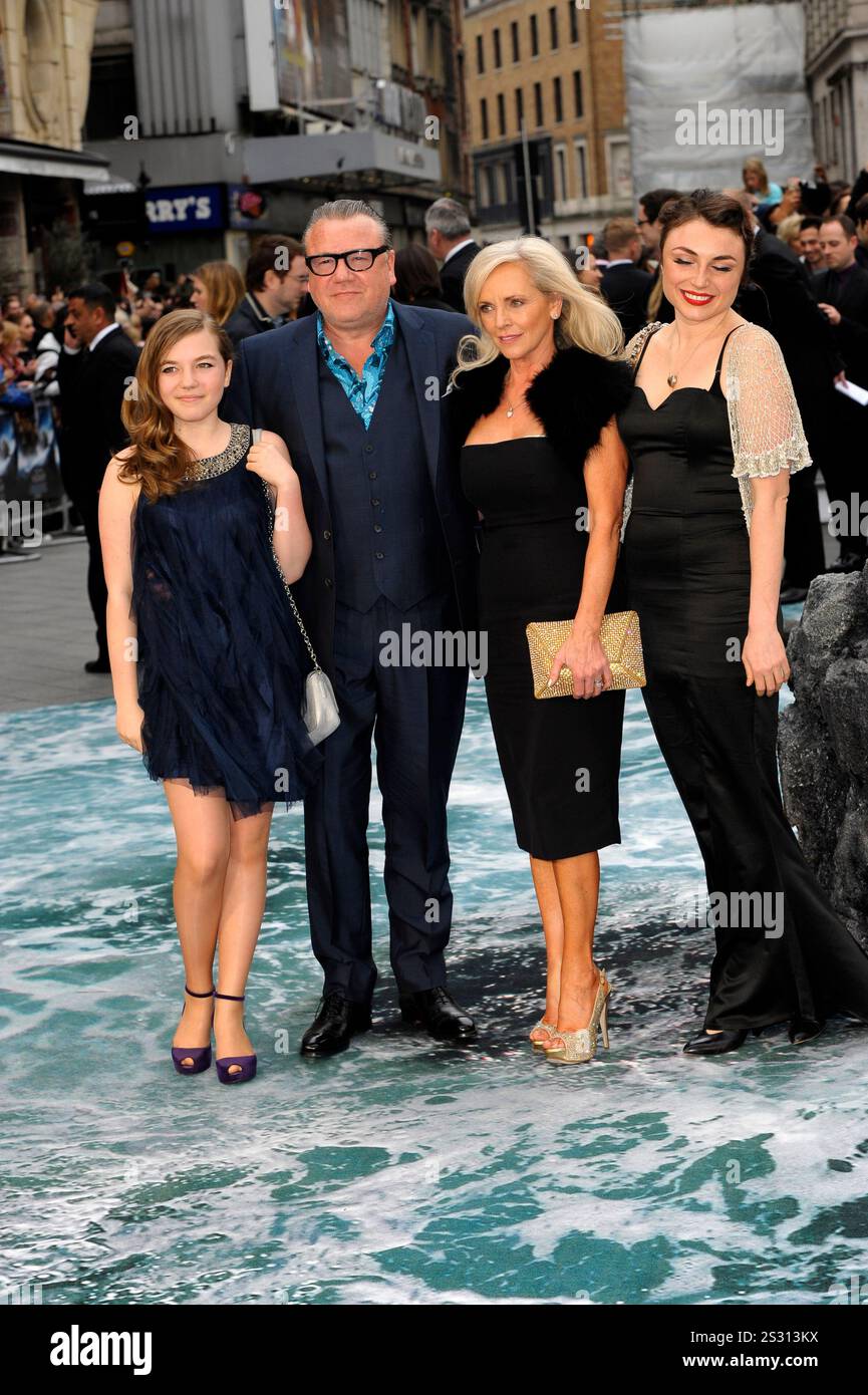Ellie Winstone, Ray Winstone, Elaine Winstone and Lois Winstone attends ...