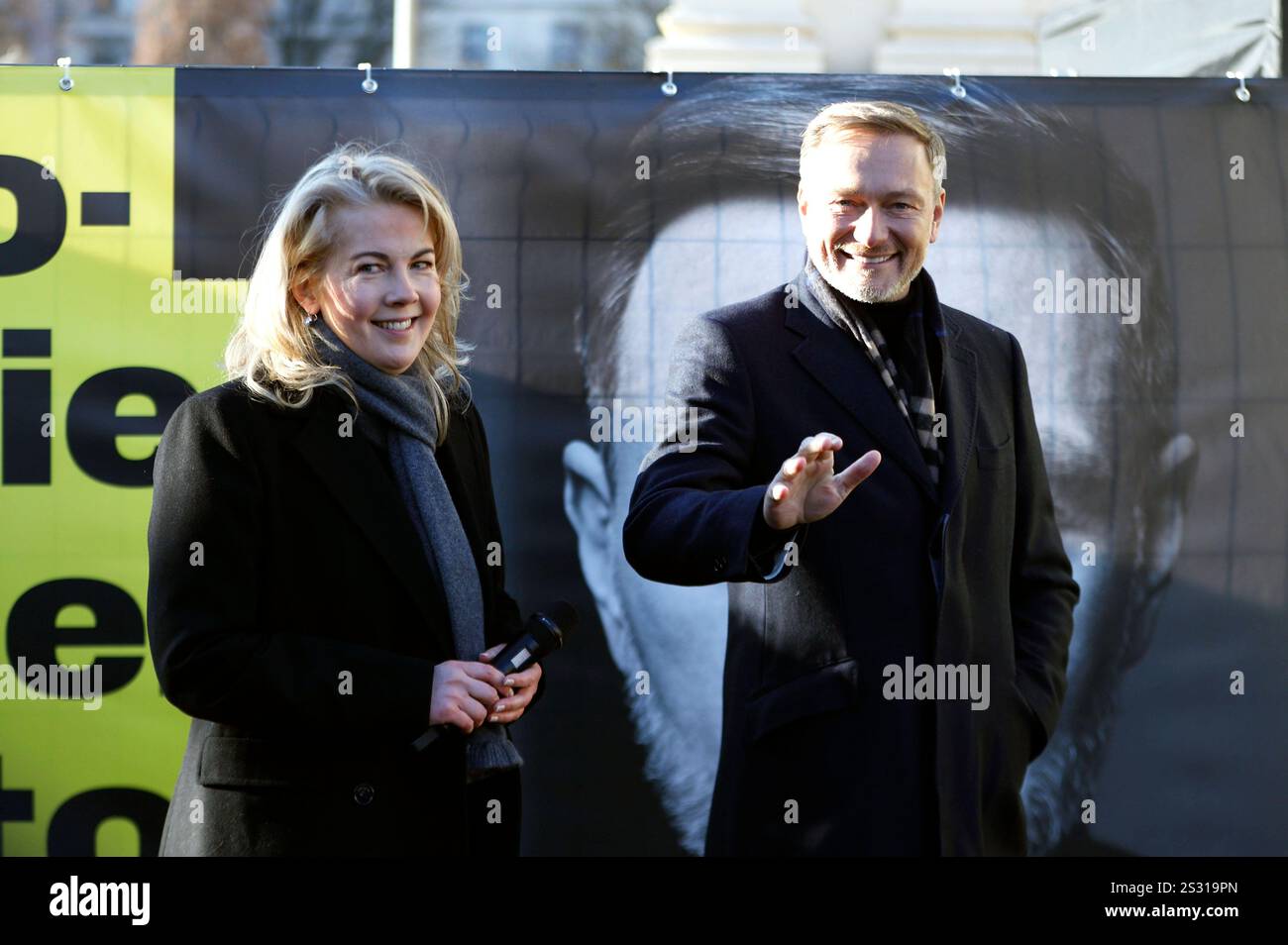 Linda Teuteberg und Christian Lindner beim Wahlkampfauftakt der FDP zur ...
