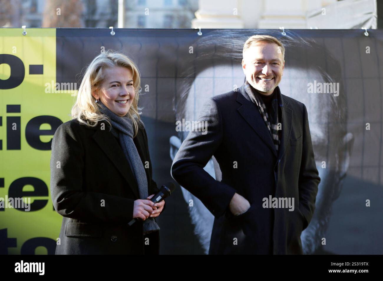 Linda Teuteberg und Christian Lindner beim Wahlkampfauftakt der FDP zur ...
