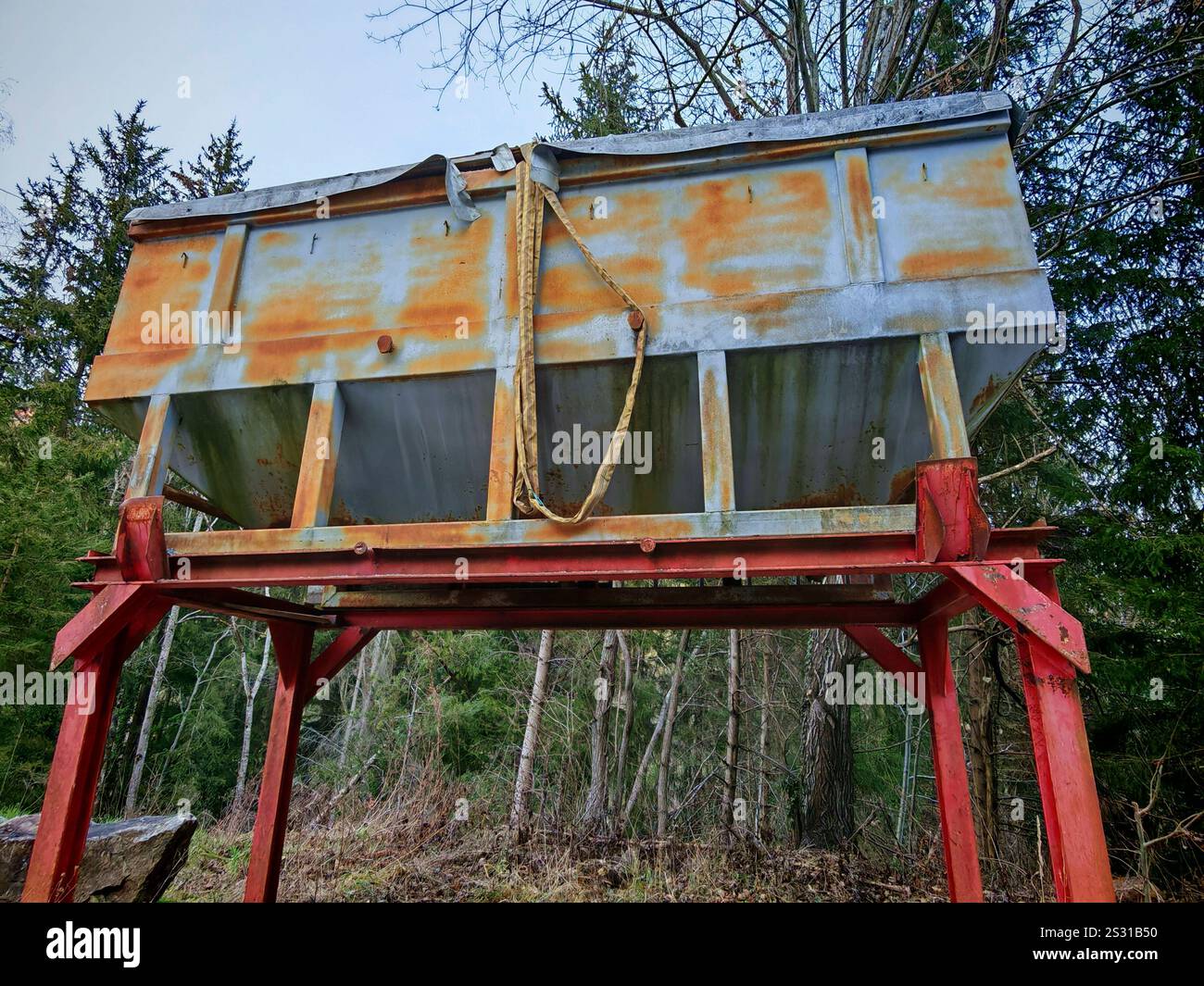 a mechanical device or a machine in the field of analog technology a ...