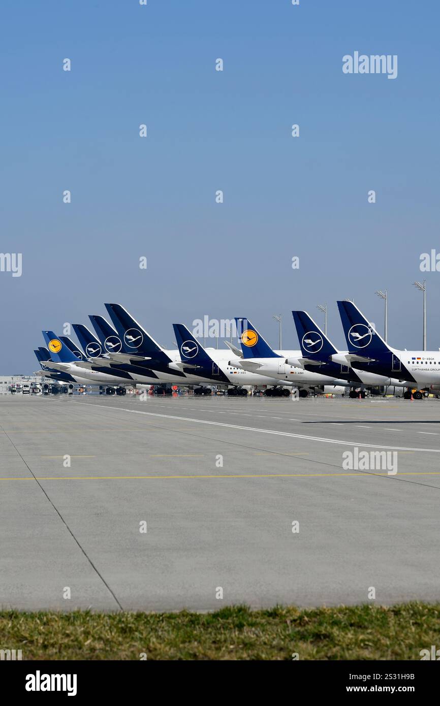 Lufthansa, Aircraft, Plane, tail unit, Line Up, Position, Clearance ...