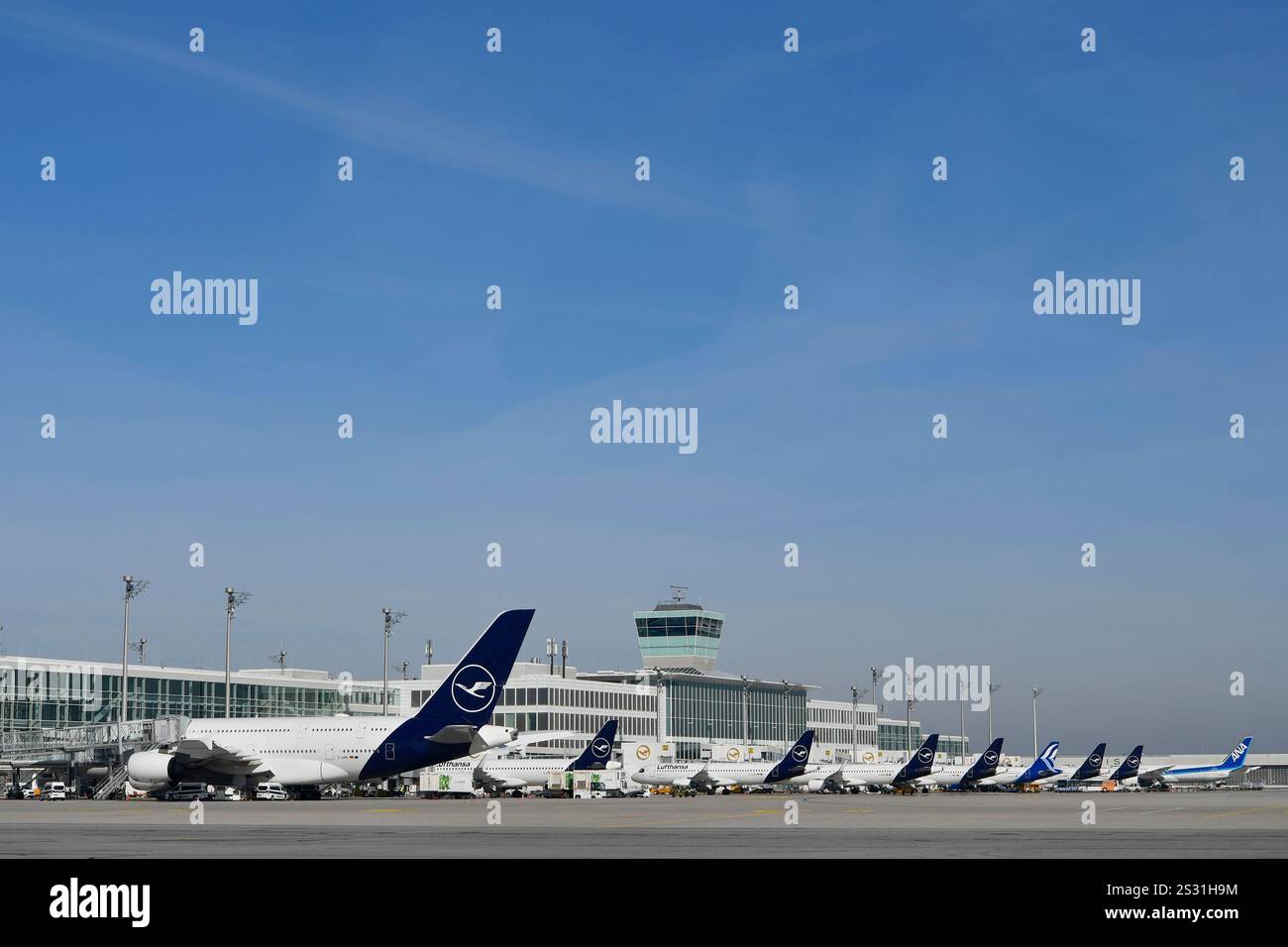 Lufthansa, Aircraft, Plane, tail unit, Line Up, Position, Clearance ...
