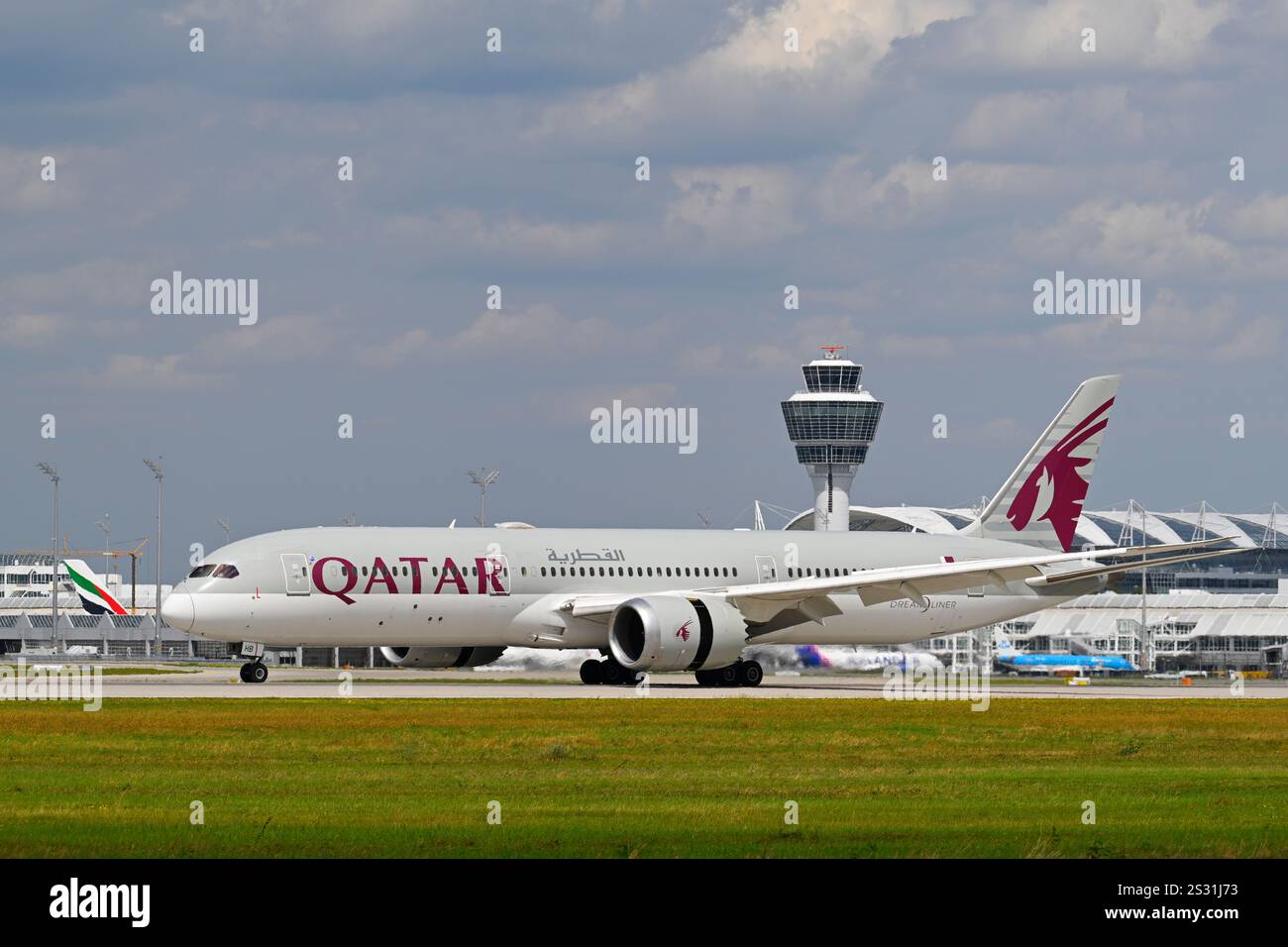 Qatar, boeing, b787, dreamliner, take off, takeoff clearance, runway ...