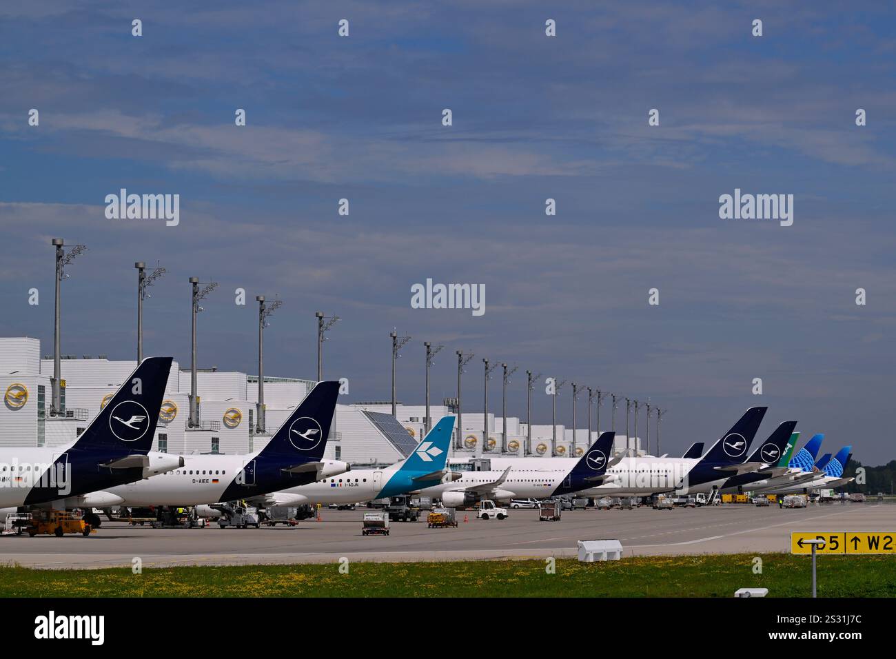 Line Up, Tail Unit, Terminal 2, Lufthansa, Air Dolomiti, United ...