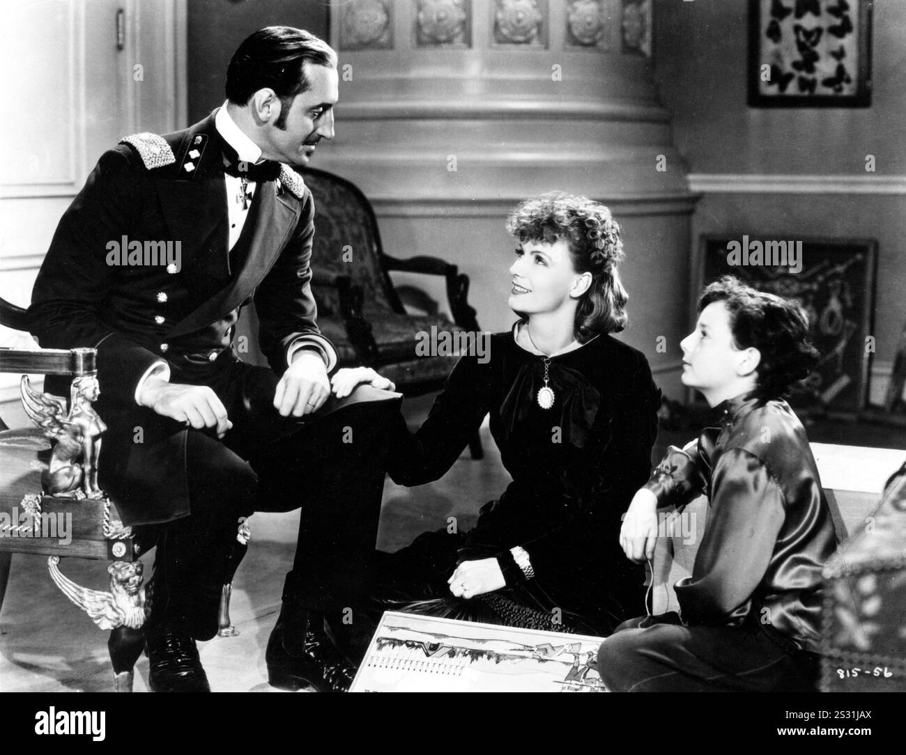 ANNA KARENINA GRETA GARBO Date: 1935 Stock Photo - Alamy