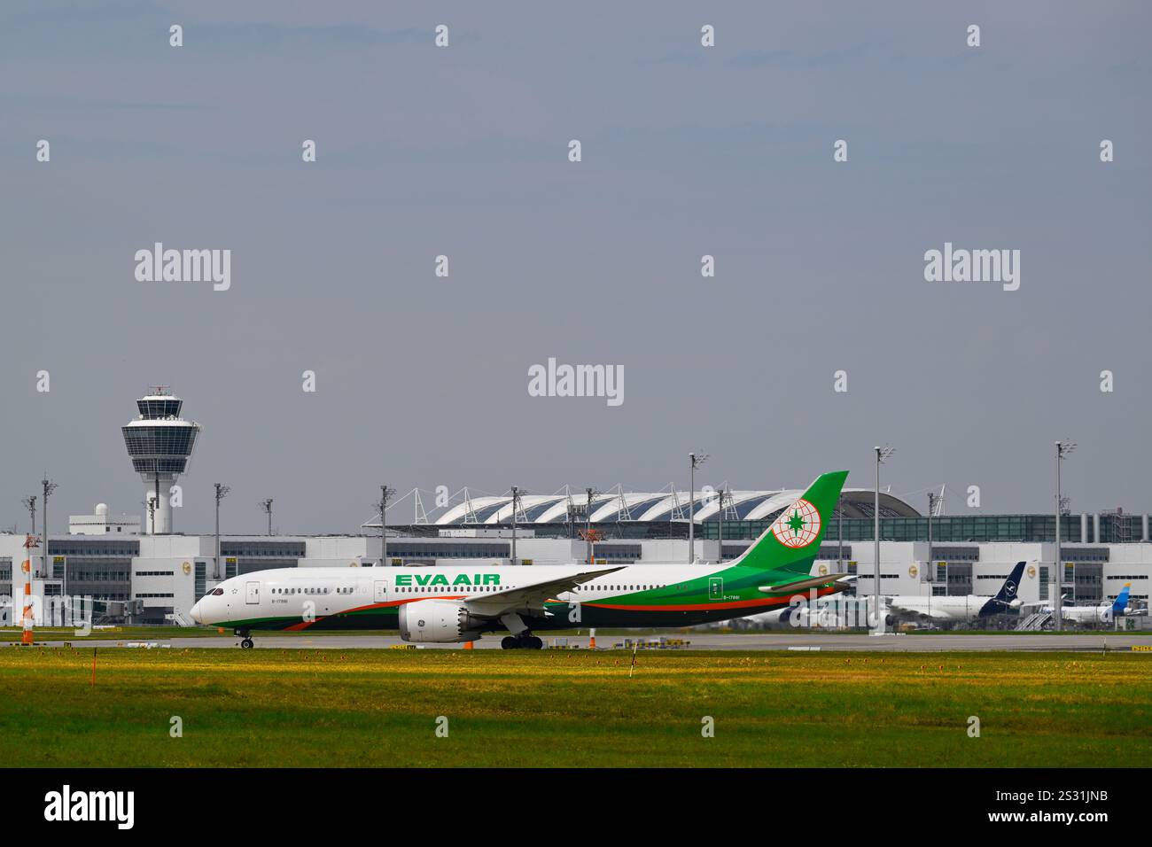 EVA AIR, Boeing, B787, Dreamliner, Tower, Terminal 2, Take off, start ...