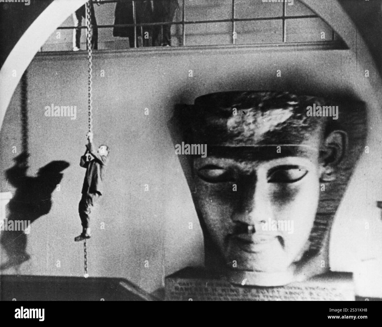 BLACKMAIL THE CHASE THROUGH THE BRITISH MUSEUM Date: 1929 Stock Photo ...