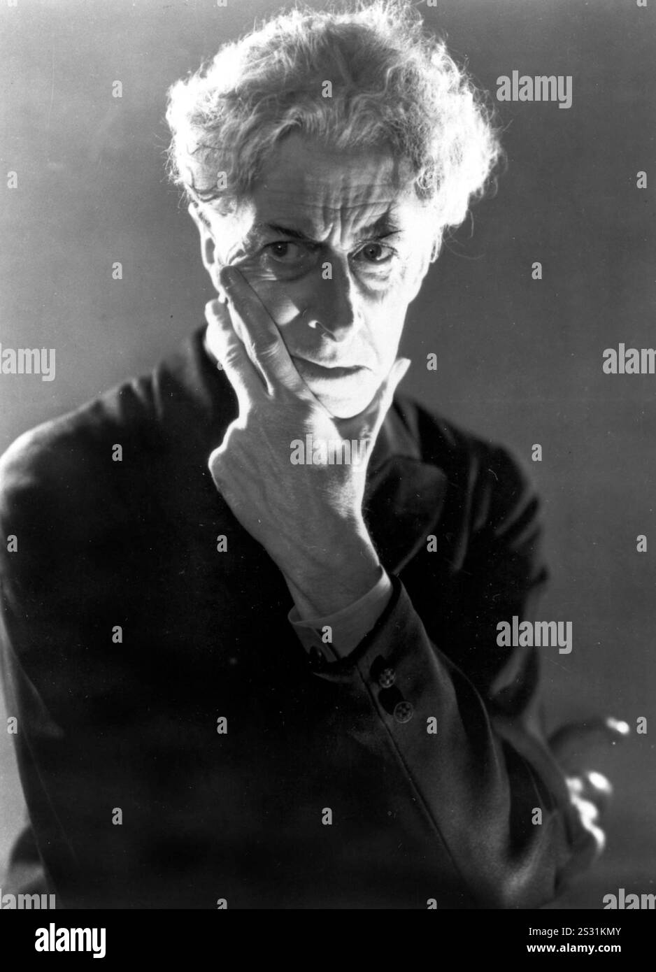 THE BRIDE OF FRANKENSTEIN ERNEST THESIGER Date: 1935 Stock Photo - Alamy