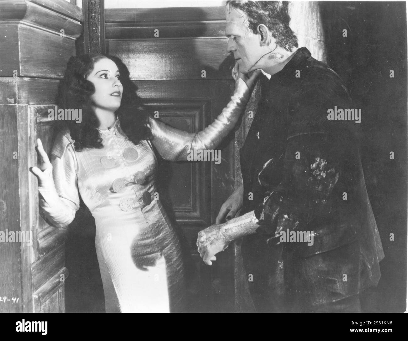 BRIDE OF FRANKENSTEIN VALERIE HOBSON, BORIS KARLOFF Date: 1935 Stock Photo - Alamy